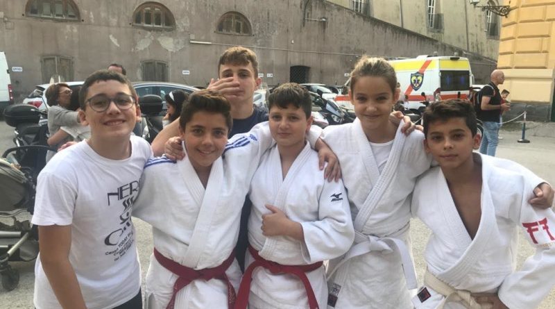 Judo, Trofeo Partenope | Pieno di podi per l’ASD Judo “Franco Costa ... Judo, Trofeo Partenope | Pieno di podi per l’ASD Judo “Franco Costa ...