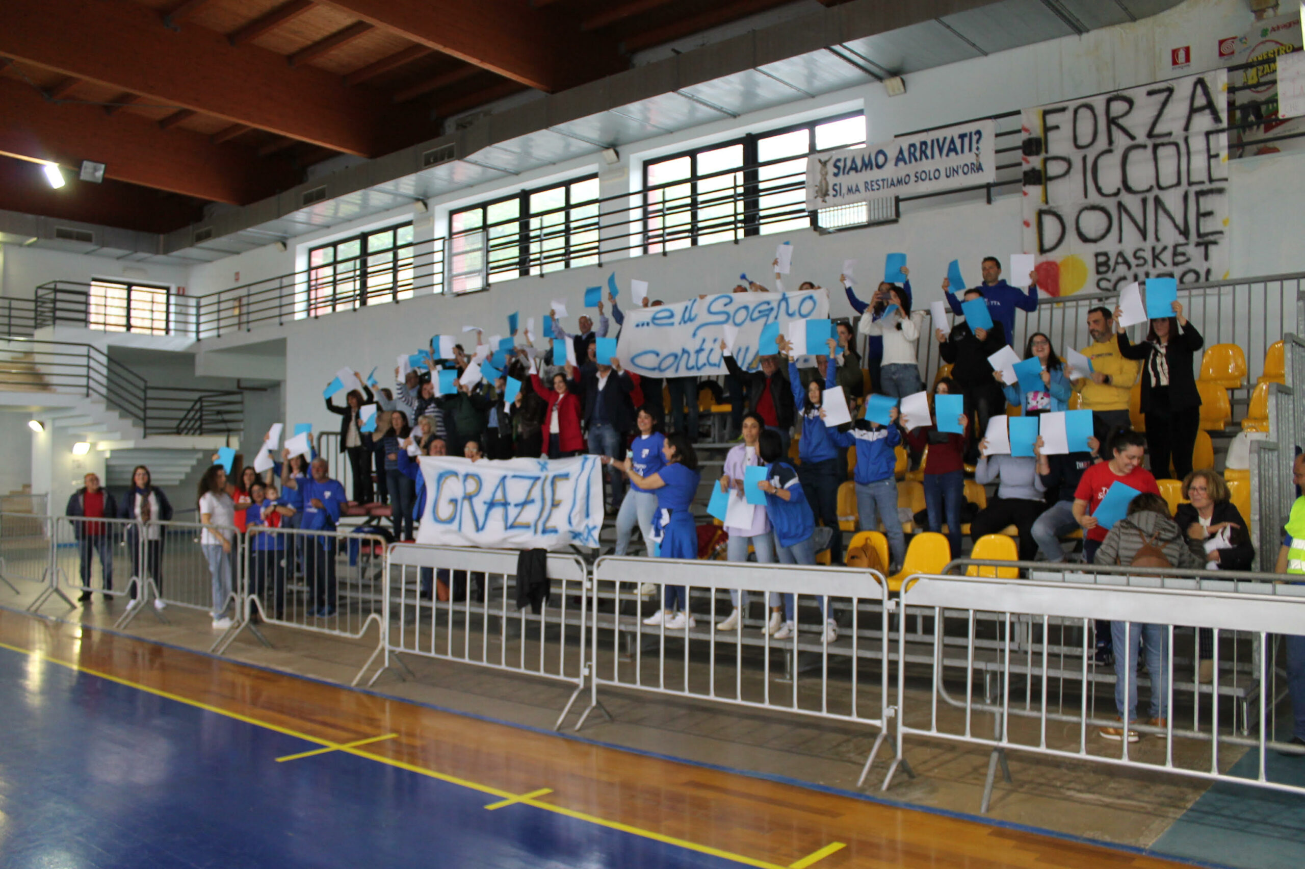 CALCIO a5 A2 F. Il Team Scaletta chiude la stagione festeggiando coi ...
