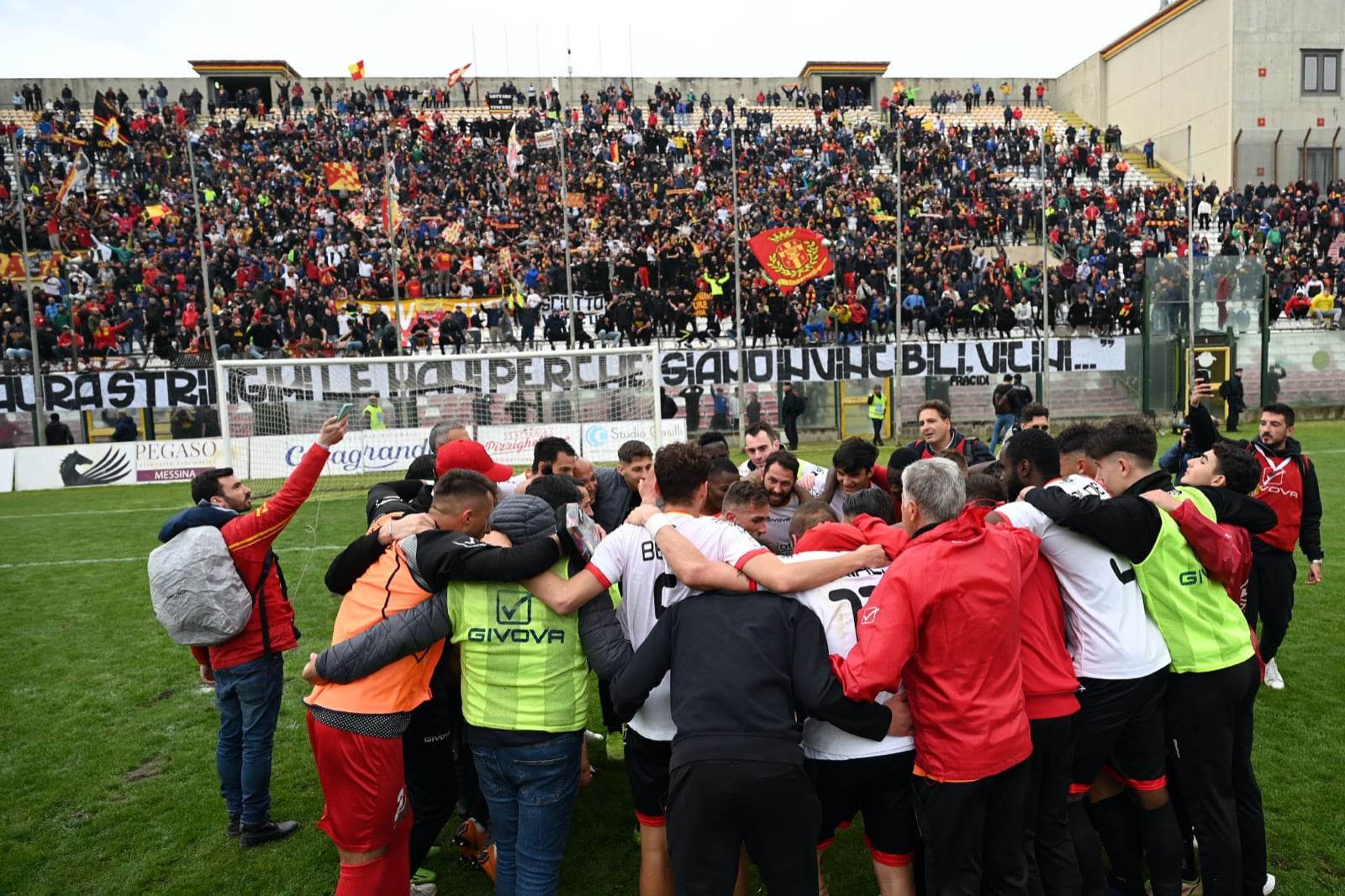 ACR MESSINA. SI RESTA IN ALTO MARE...E RICOMPARE ILARI - SportMe NEWS