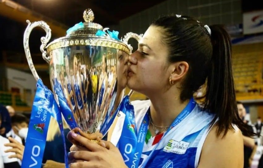 VOLLEY A1. Giovane e talentuosa: Jessica Joly è la nuova schiacciatrice ...